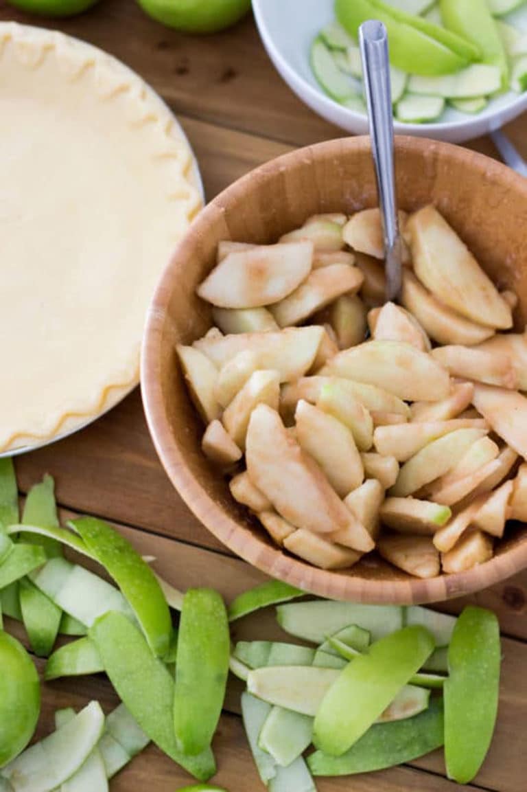 How To Make Apple Pie - Recipes Worth Repeating