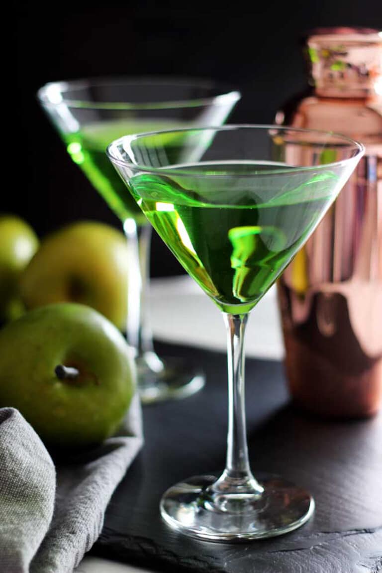 How To Make An Apple Martini - Recipes Worth Repeating